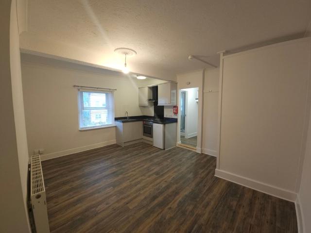Apartment for rent in Norwich Avenue, Bournemouth