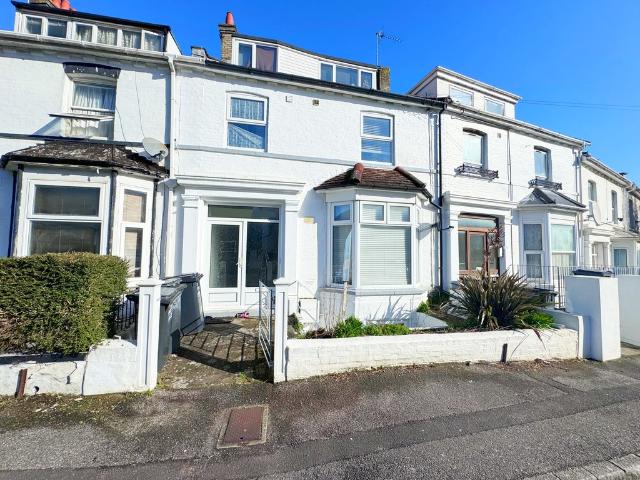 Apartment for rent in Norwich Avenue, Bournemouth