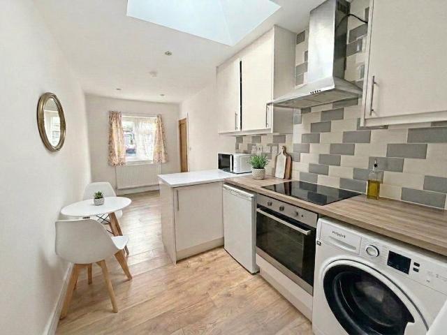 apartment for rent in Northumberland Road, Harrow, HA2 7RA