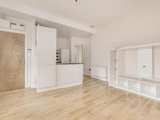 apartment for rent in North End Road, W14 9NX