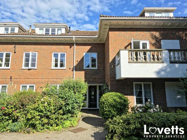 apartment for rent in North Foreland Road, Broadstairs, Kent CT10 1EW