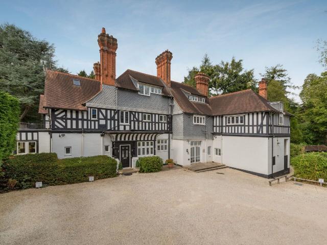 apartment for rent in New Place, Sunningdale