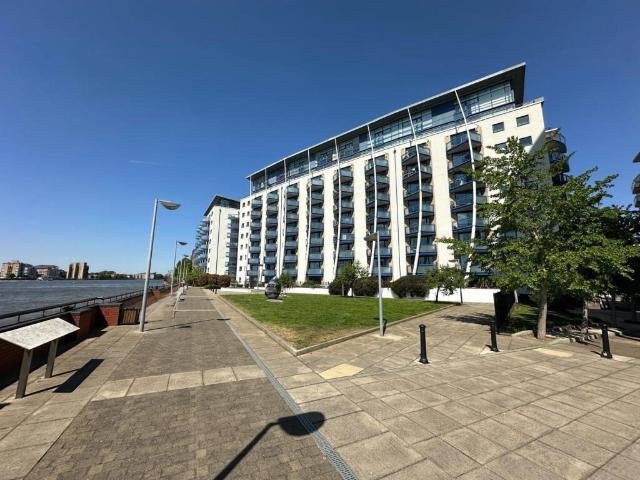apartment for rent in Newton Place, E14 3TT