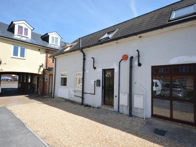 apartment for rent in South Street, Pennington, Lymington, Hampshire, SO41 8ED