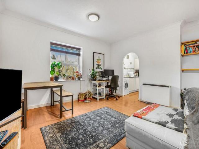 apartment for rent in Southgate Road, N1 3JD