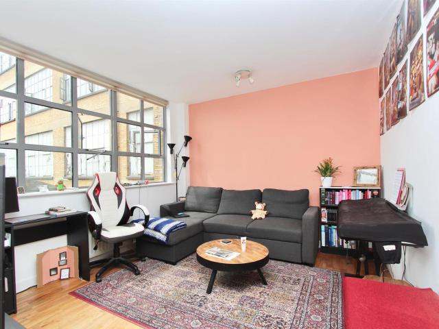 apartment for rent in Somerford Grove, N16