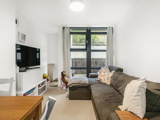 apartment for rent in Scott Avenue, SW15