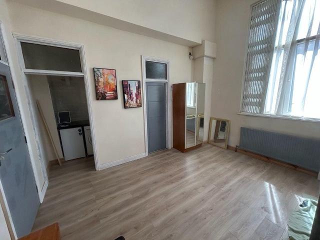 apartment for rent in Severn Road, CF11 9EB