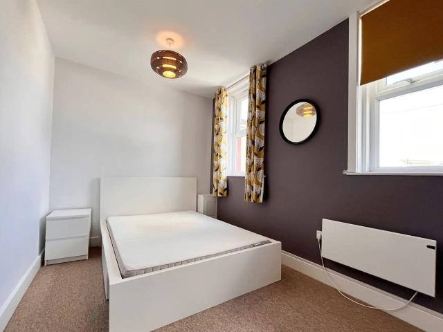 apartment for rent in Seabourne Road Bournemouth BH5 2JB