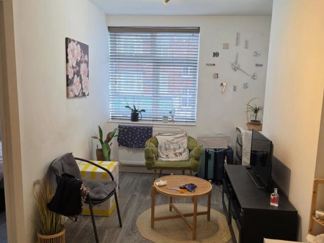 apartment for rent in Sheaveshill Avenue, NW9 6RS