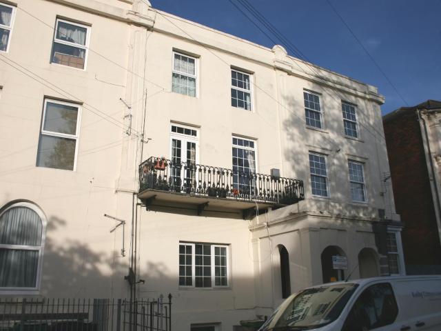 apartment for rent in single occupants only. cottage grove, southsea