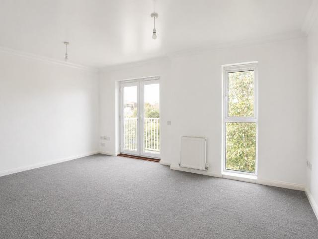 apartment for rent in Spring Court, Fielding Way, Westcliff On Sea