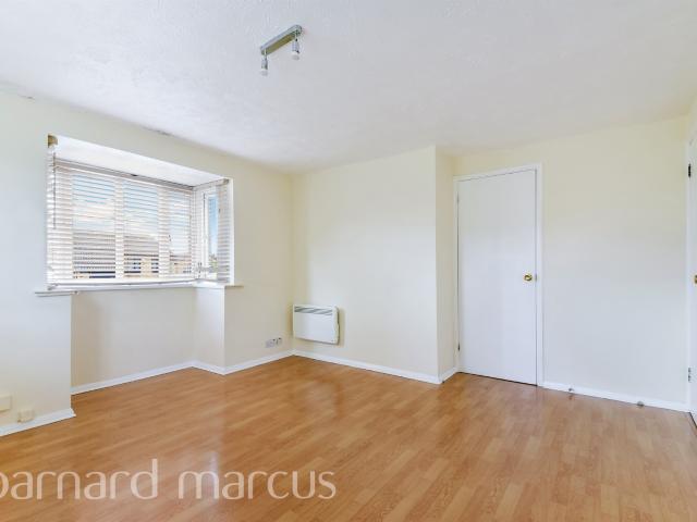 apartment for rent in Spring Grove, Mitcham, Mitcham