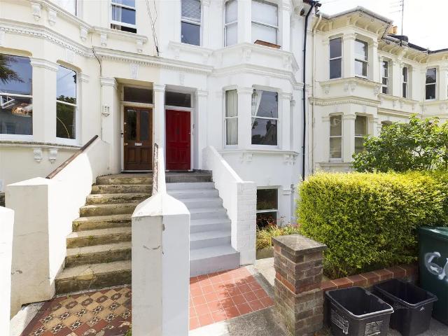 apartment for rent in Springfield Road, Brighton