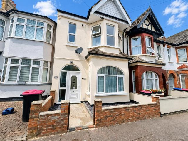 apartment for rent in St George'S Park Avenue, SS0 9UD