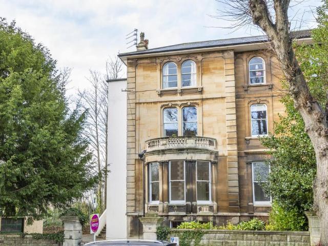 Apartment for rent in St Johns Road, Clifton, BS8 united kingdom
