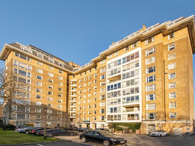 apartment for rent in St Johns Wood Park, London