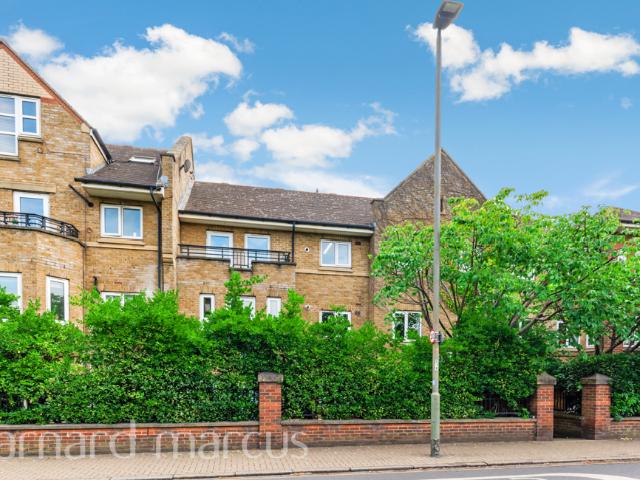 apartment for rent in St James's Drive, London, London