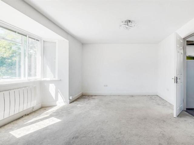 apartment for rent in St Leonards Road, SW14 7LS