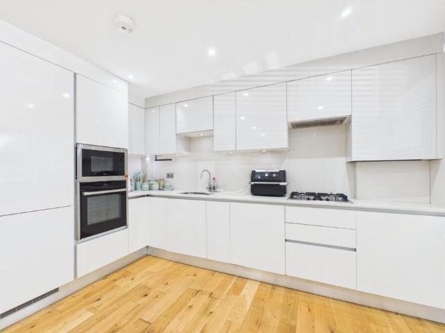 apartment for rent in St Marks Road, SL6 6DP