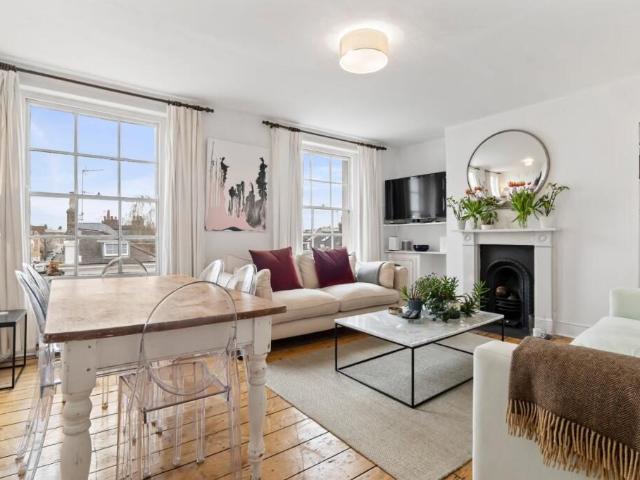 apartment for rent in St Peter'S Street, N1 8JG