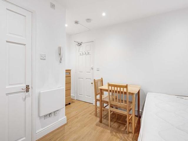 apartment for rent in St. Petersburgh Place, W2