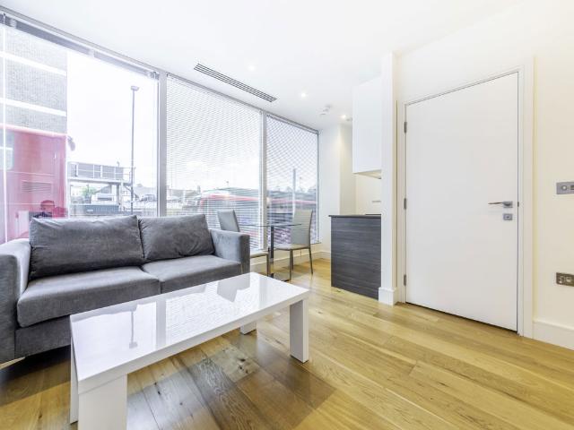 apartment for rent in Staines Road, Hounslow