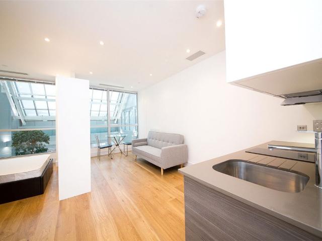 apartment for rent in Staines Road, Hounslow