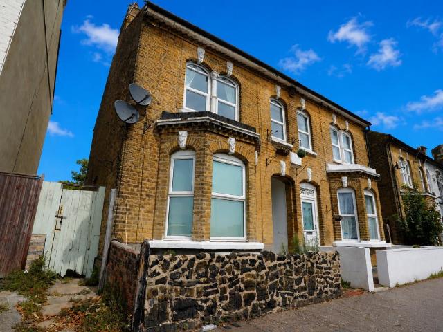 apartment for rent in Stanley Road, Southend On Sea