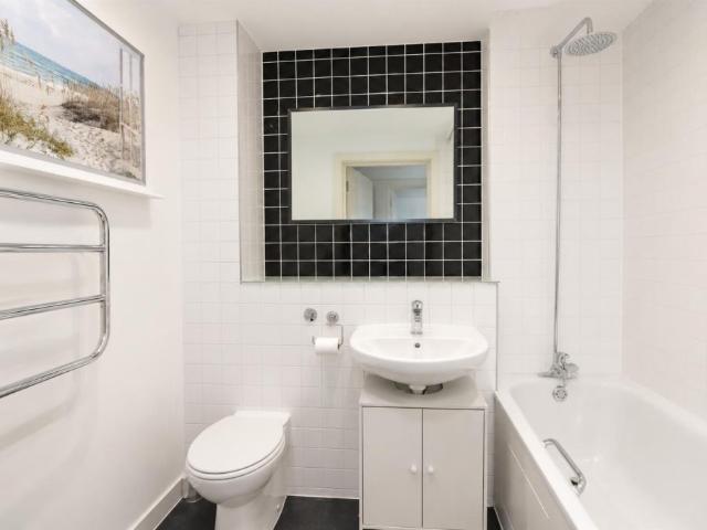 apartment for rent in Station Avenue, SS2 5EP