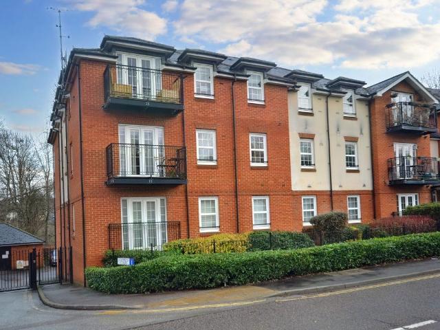 apartment for rent in Station Road, Harpenden, AL5 4FE