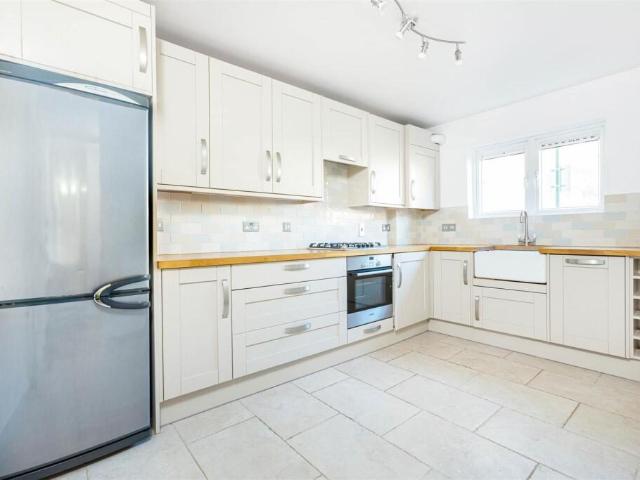 apartment for rent in Station Road, SW13 0ER