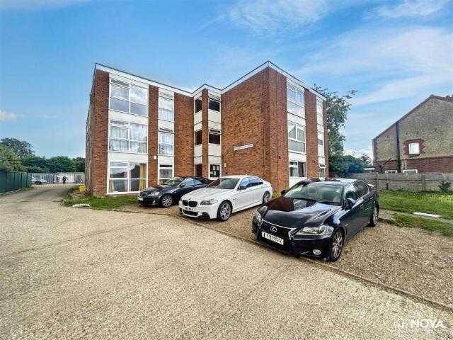 apartment for rent in Stockingstone Road, LU2 7NQ