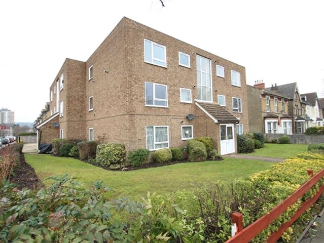 apartment for rent in Stodart Road, Penge, London, SE20 8ET