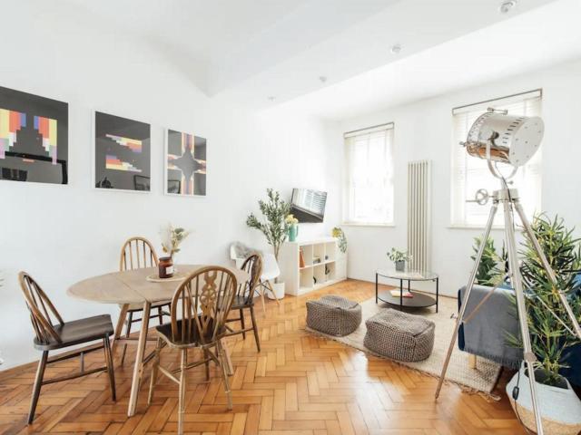 apartment for rent in Stoke Newington High Street