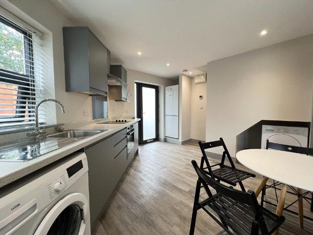 apartment for rent in Stratford Road, NG2 6BA