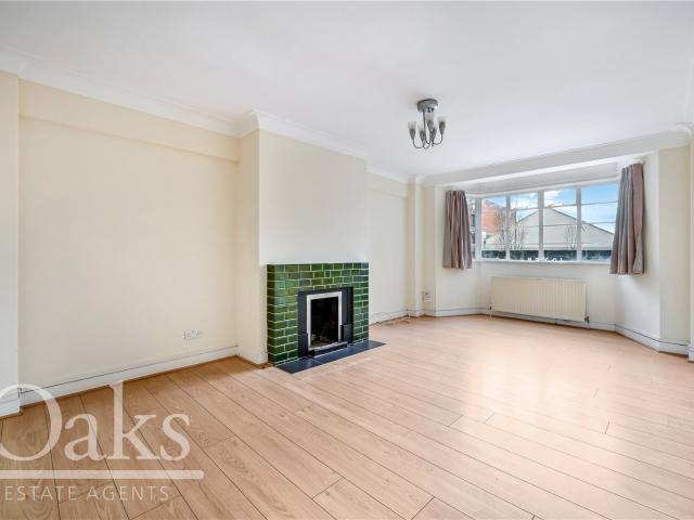apartment for rent in Streatham High Road, Streatham Hill, London