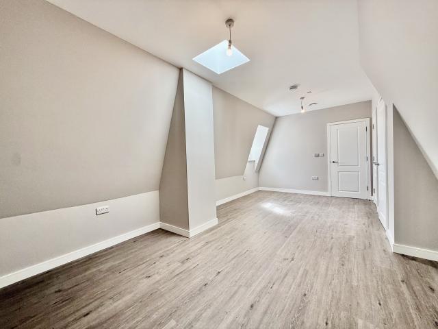 apartment for rent in Sutton Court Road, Sutton, Sutton