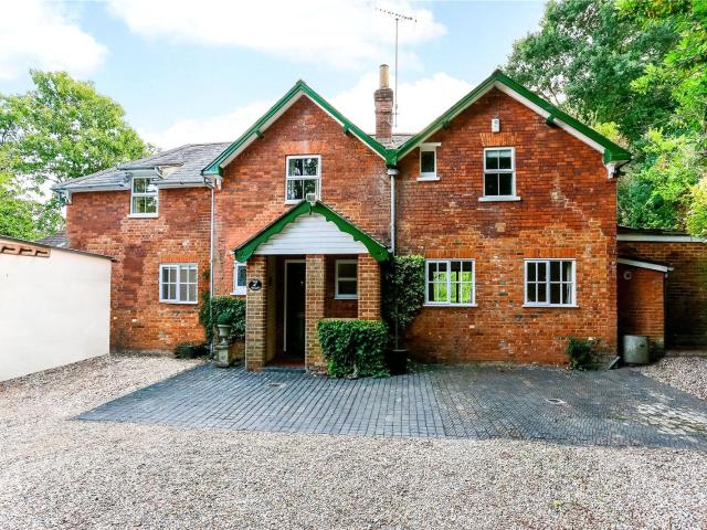 apartment for rent in Sunningdale, Berkshire SL5 0DA The Mews, Wardour Lodge, Rise Road