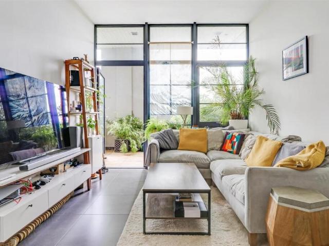 apartment for rent in Powis Street, SE18 6LR