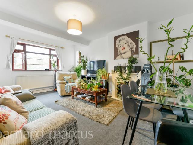 apartment for rent in Poynders Gardens