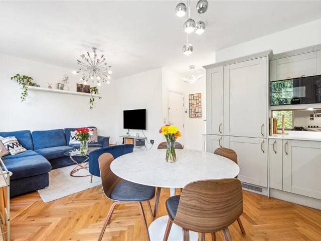 apartment for rent in Porchester Square, W2 6AL