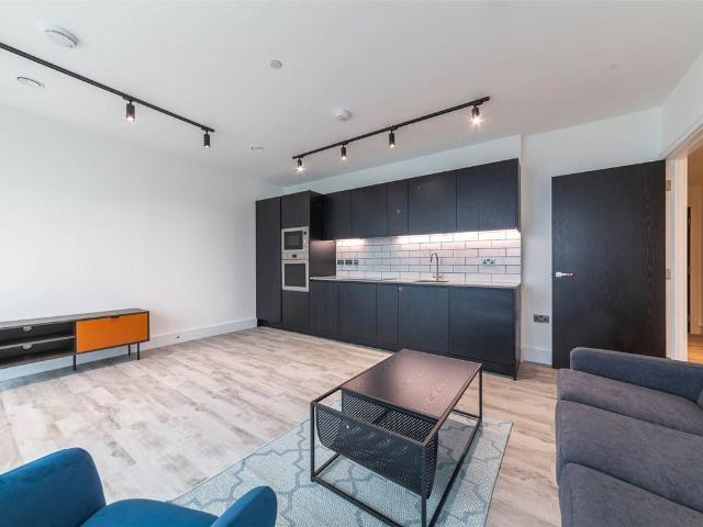 apartment for rent in Portal Way, London