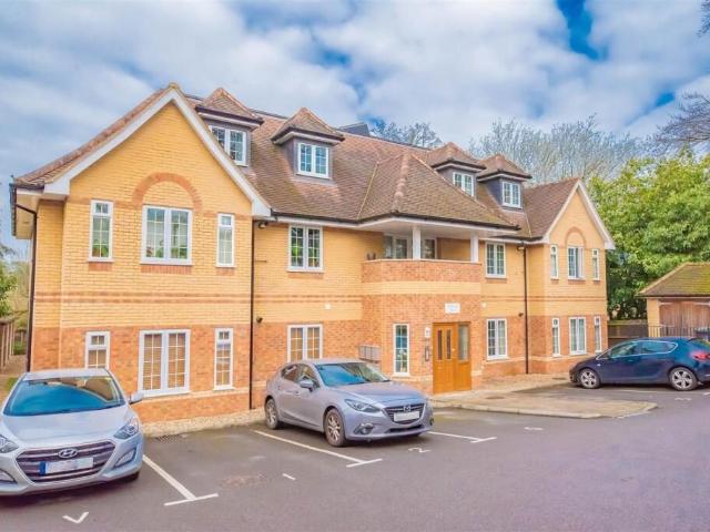 apartment for rent in Portsmouth Road, GU15 1HS