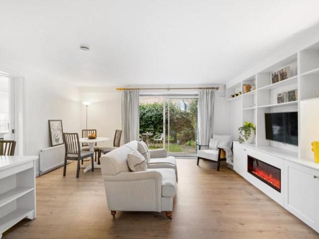apartment for rent in Paveley Drive, SW11 3TP