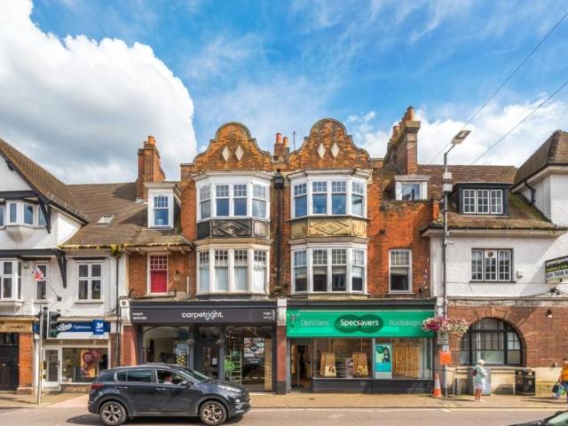 apartment for rent in Packhorse Road, SL9 8EF