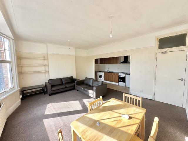Apartment for rent in Palmers Green, N13 4PP