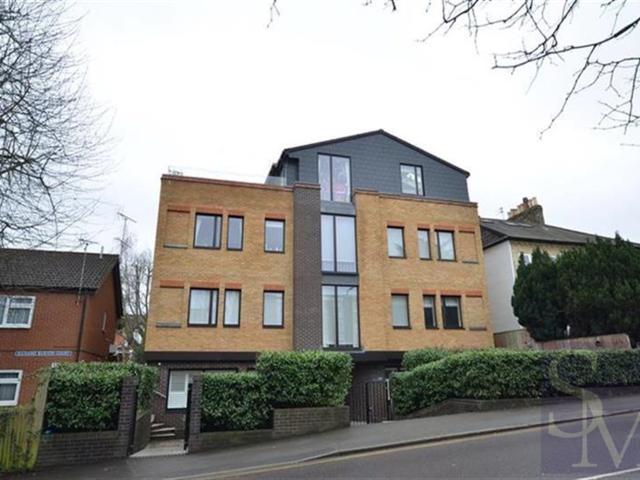 apartment for rent in Palmerston Road, Buckhurst Hill, IG9