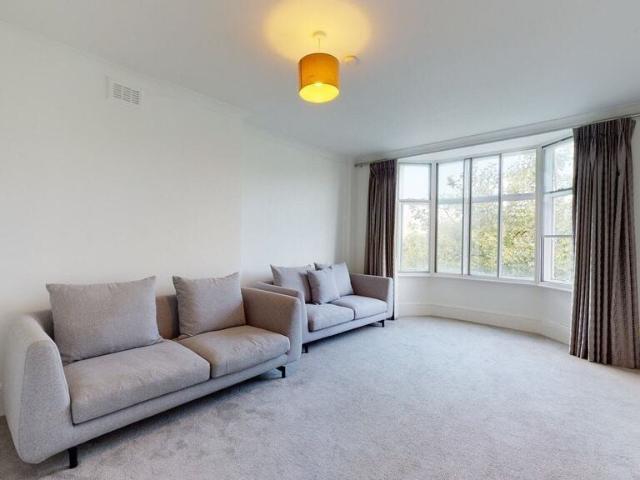 5 bedroom flat to rent on Park Road, London