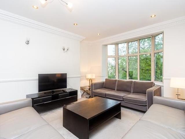 apartment for rent in Park Road, London